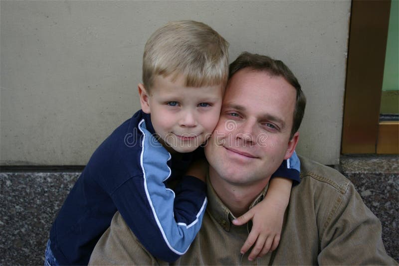 Houdende van Vader en Zoon stock foto. Image of persoon - 1939146