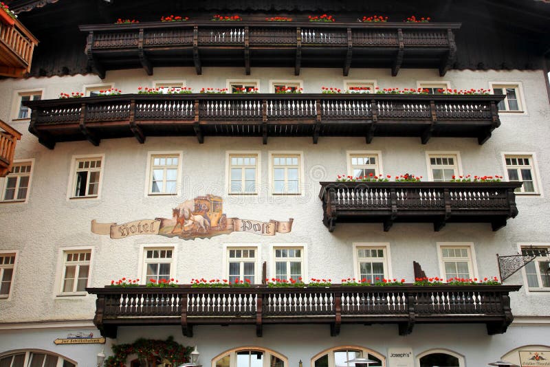 House.Austria barroco. fotografia editorial. Imagem de amarelo - 18298697