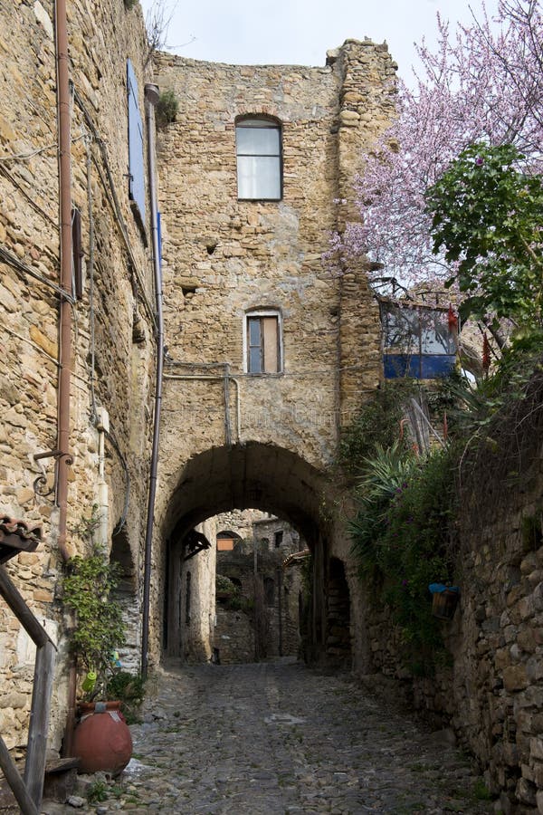 House in Bussana Vecchia stock image. Image of vecchia - 39143647