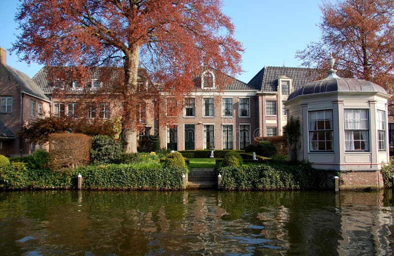 House on the Canal, Edam, Netherlands Stock Photo - Image of edam, exit ...