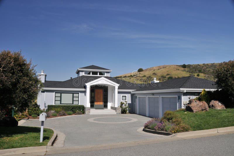 Circular Driveway With Integrated Garage Circular Driveway With