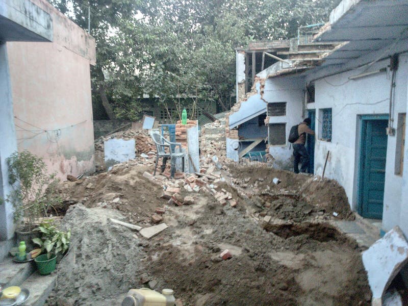 House Collapse Due To Earthquake Editorial Photo - Image of ...