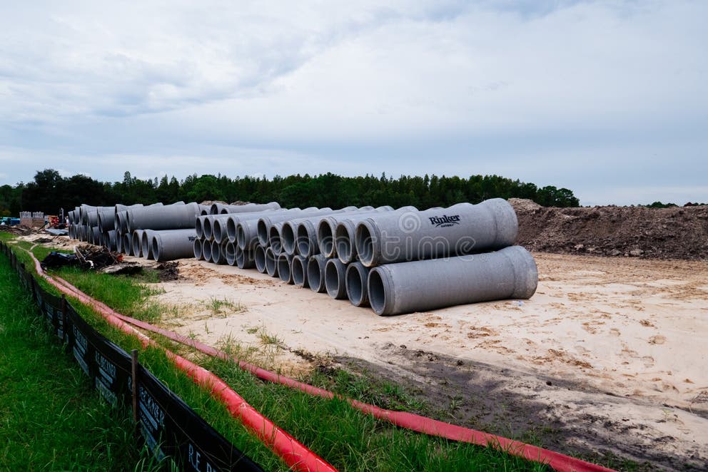 A house construction site editorial photo. Image of foundation - 229574606