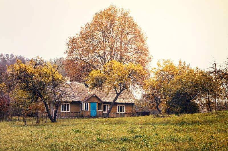 House in countryside stock image. Image of fields, gold - 39559341