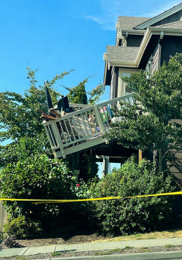 House Deck Structural Damage Stock Photo - Image of earthquake, heavy ...