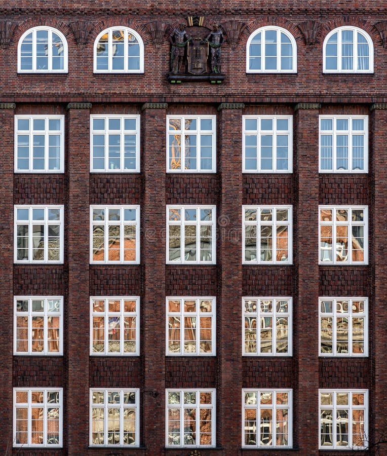 House Facade Window Reflection Stock Photo - Image of haus, etage ...