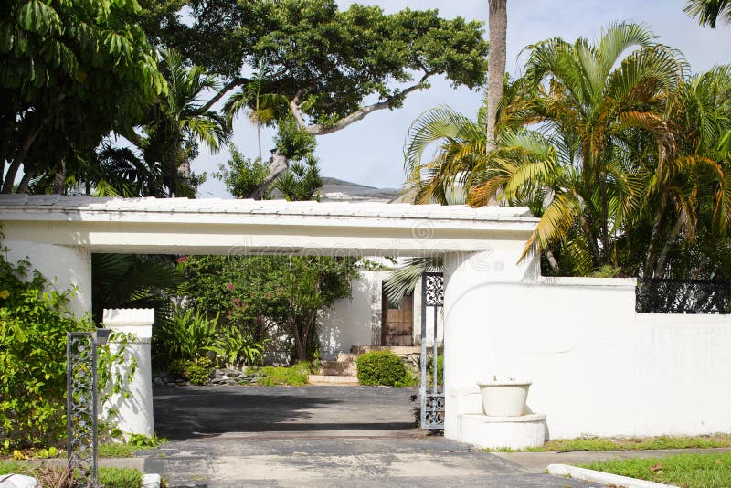House with an open gate stock image. Image of florida - 47435483