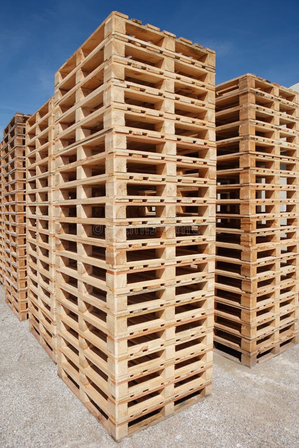 Afgebroken Brandhout in Verpakking Op Pallets Stock Afbeelding - Image ...