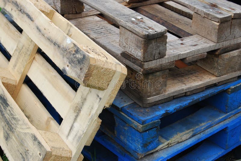 Houten pallets stock foto. Image of pallet, stapel, industrie - 5994066