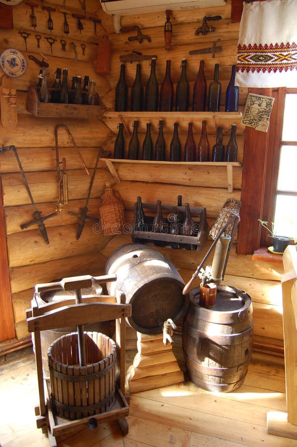 Houten pers voor kaas stock afbeelding. Image of gezond - 87636727