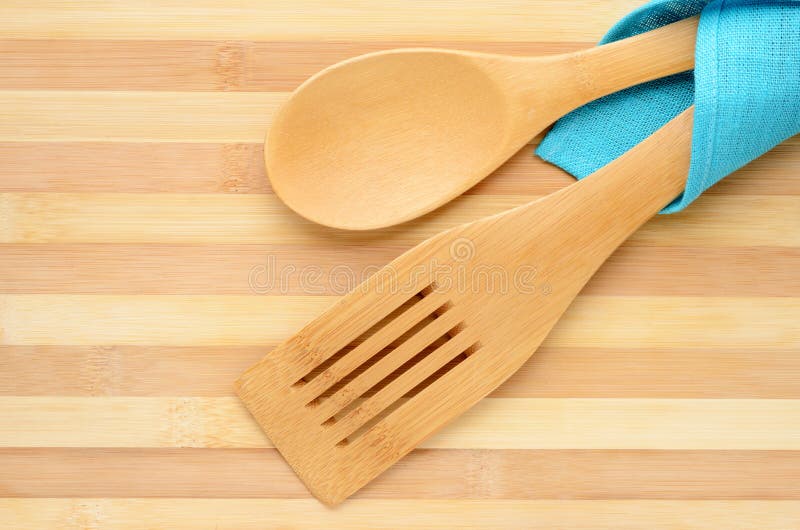 Houten spatel en lepel stock afbeelding. Image of hakken - 32885809