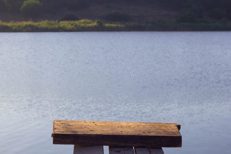 Houten Springplank Voor Het Springen Van Water Stock Foto - Image of ...