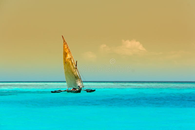 Houten zeilboot op water stock foto. Image of tropisch - 47149100