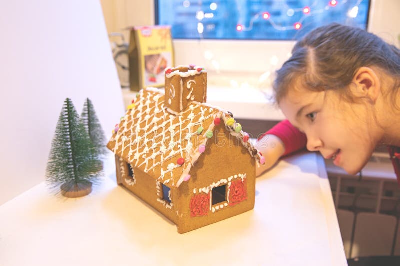 How To Assemble a Gingerbread House, Step by Step Instructions Stock ...