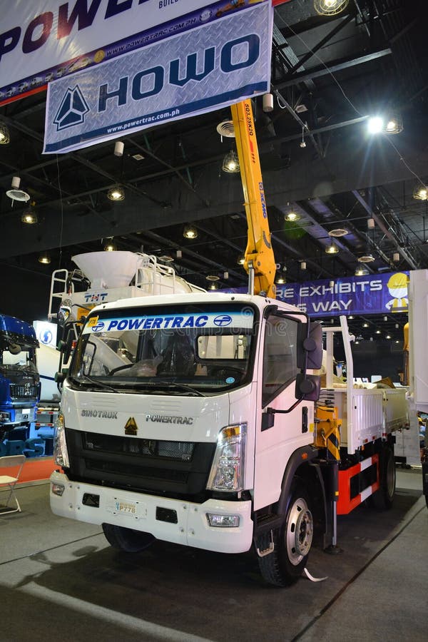 Howo Flatbed Truck at Philconstruct in Pasay, Philippines Editorial ...