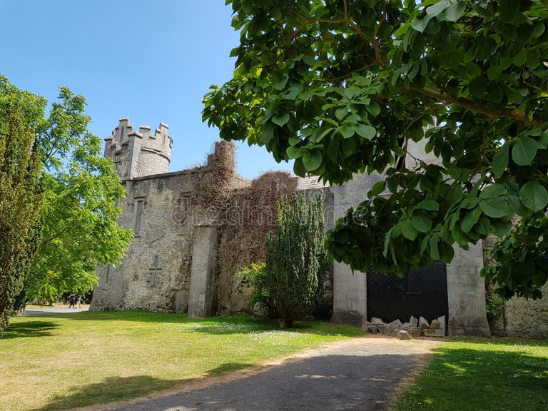 Howth castle stock image. Image of tower, gate, castleside - 120788097