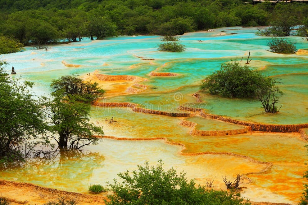 Huanglong five color pond stock photo. Image of jiuzhaigou - 25922784