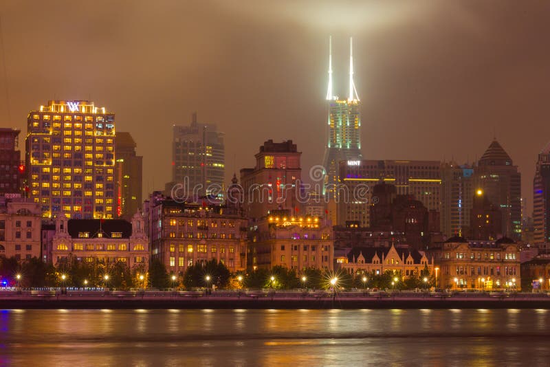 Huangpu Riverfront at Binjiang Park, Shanghai Stock Image - Image of ...