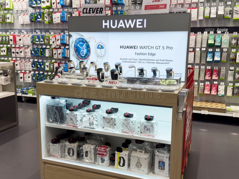 Huawei Watch Gt 5 Proレビュー Stock Photos - Free & Royalty-Free Stock ...