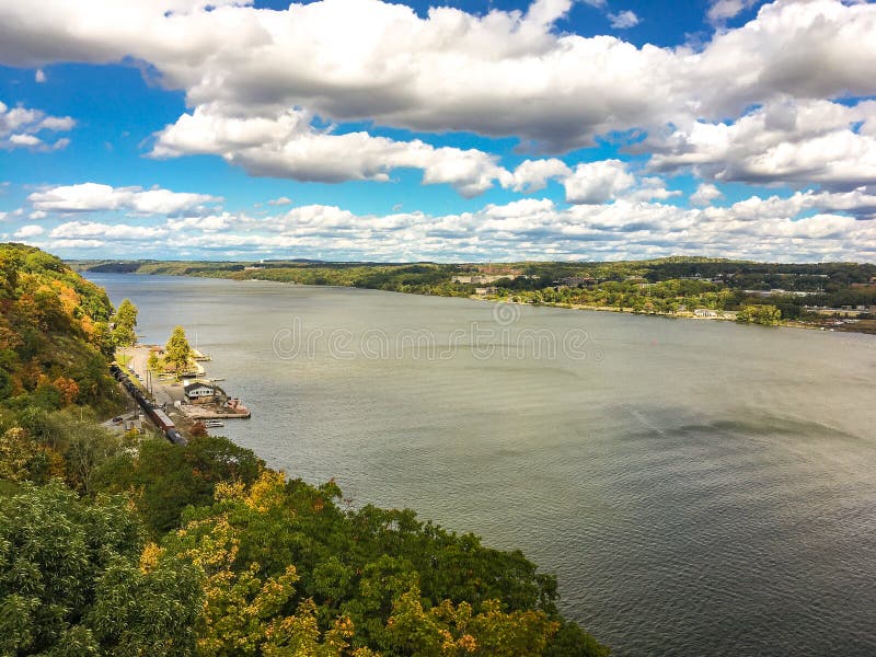The Hudson River NY in Autumn Stock Photo - Image of green, hiking ...