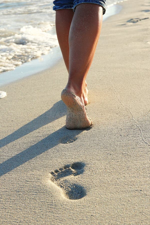 Huellas En La Arena En La Playa Foto de archivo - Imagen de islas ...