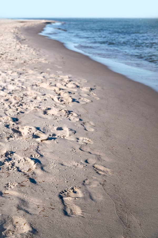 Huellas en la playa foto de archivo. Imagen de paisaje - 39941632