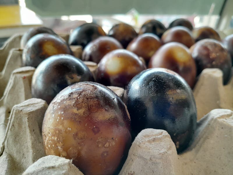 Huevo Negro De Comida Tradicional Breves Indonesia Foto de archivo ...