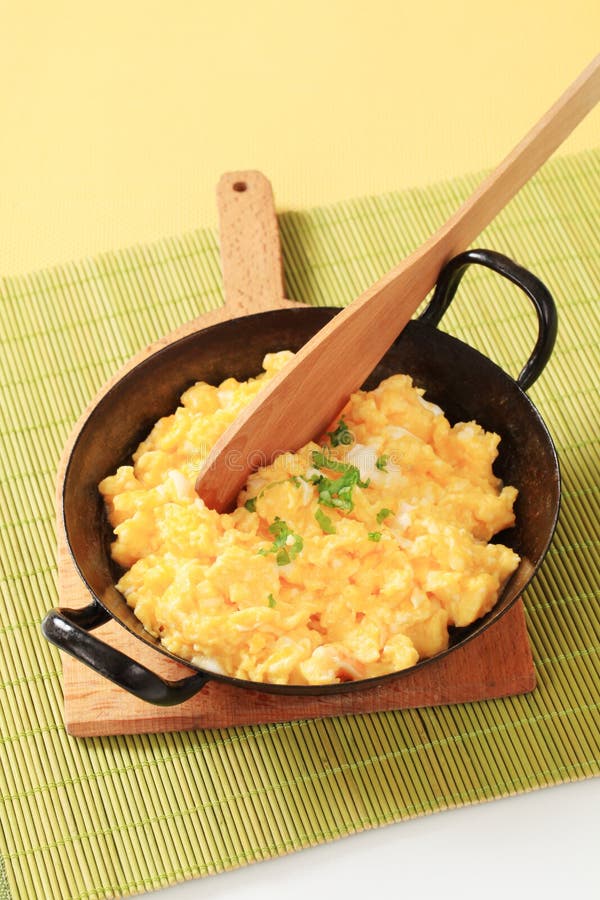 Huevos revueltos imagen de archivo. Imagen de nadie, cocina - 18973161