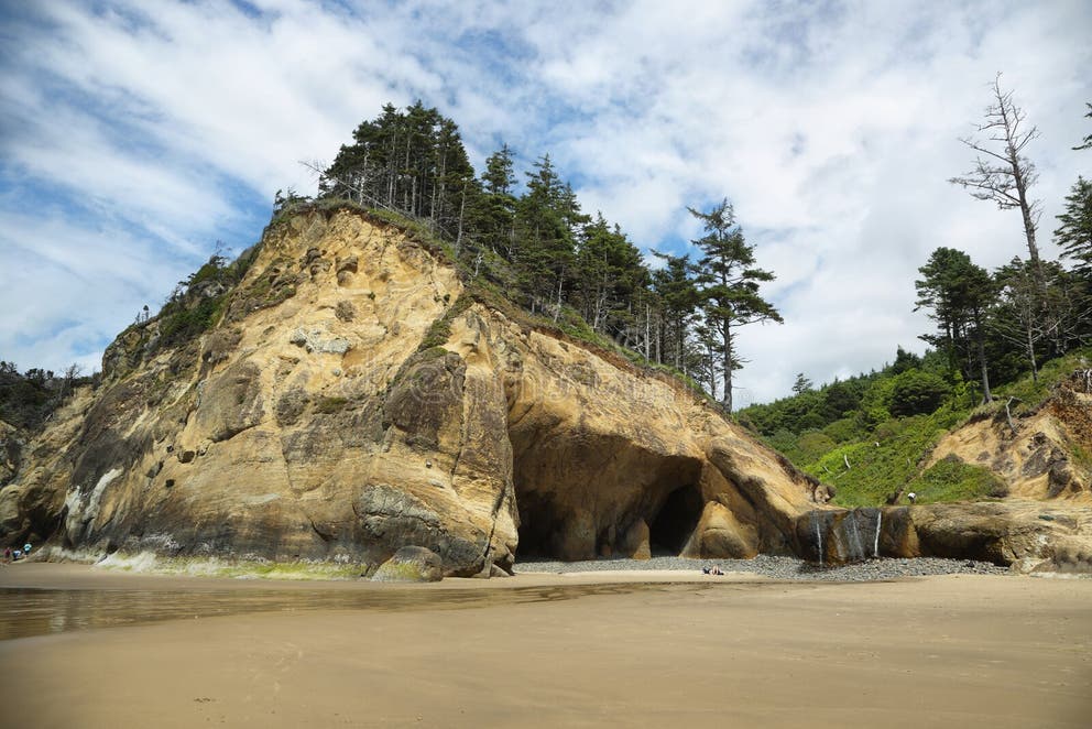 Hug point in Oregon stock image. Image of scenic, coast - 84070535