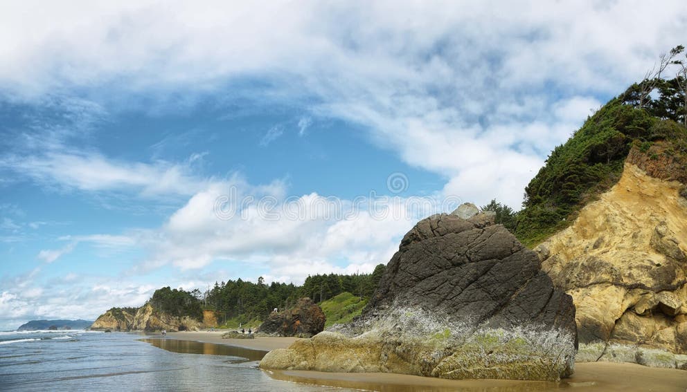 Hug point in Oregon stock image. Image of clouds, point - 92316423