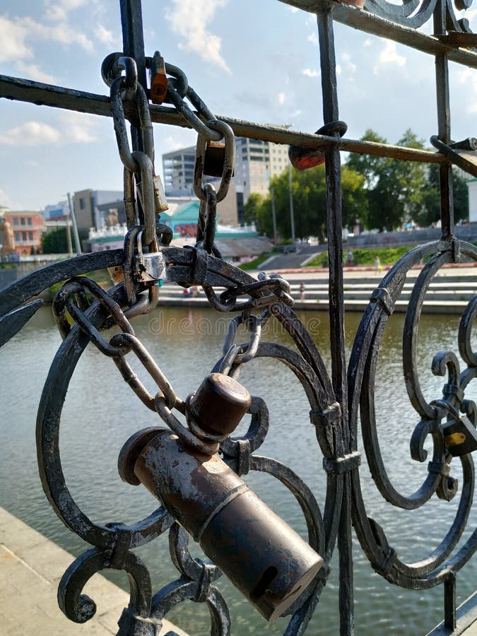 The Huge Lock on the Chain is Closed on the Wedding Day As a Sign of ...