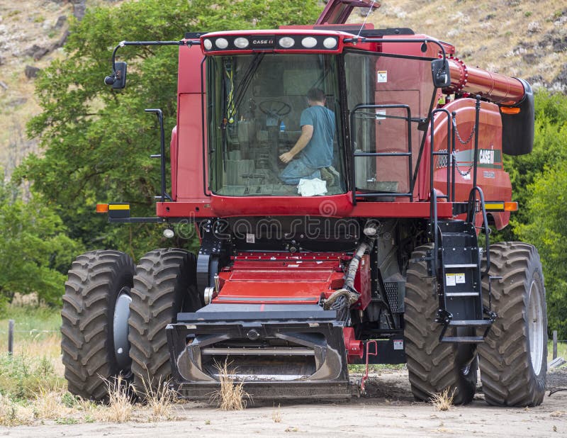 2019 Oregon Wheat Harvest in the High Desert 17 Editorial Stock Photo ...