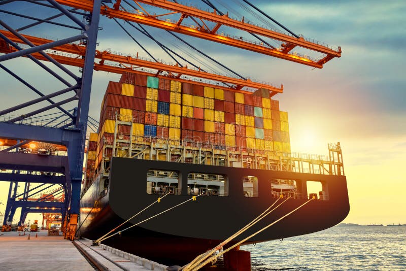 Huge Panamax Size Container Vessel Discharging and Loading Container ...