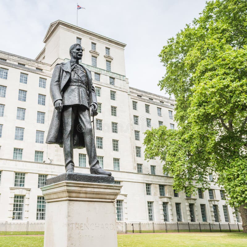 Hugh Trenchard Statue editorial stock photo. Image of force - 248003318