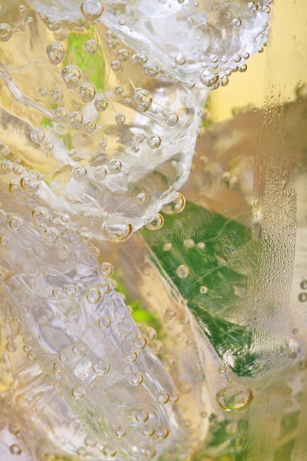 Hugo Cocktail imagen de archivo. Imagen de verde, hielo - 32948445