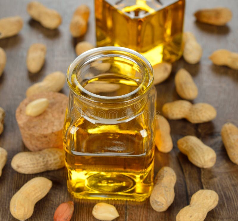 Huile d'arachide image stock. Image du fermer, empaquetage - 18801763