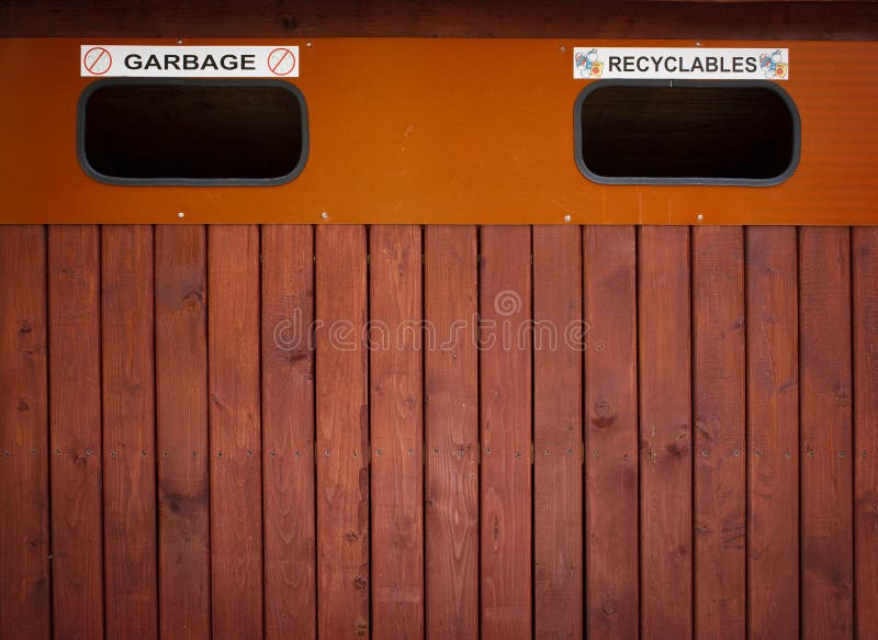 Huisvuilbak stock foto. Image of stortplaats, inzameling - 33460988