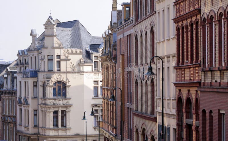 Huizen in De Oude Stad Van Wiesbaden Stock Afbeelding - Image of straat ...