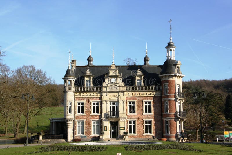 Huizingen-Schloss, Belgien redaktionelles foto. Bild von brüssel - 49999736