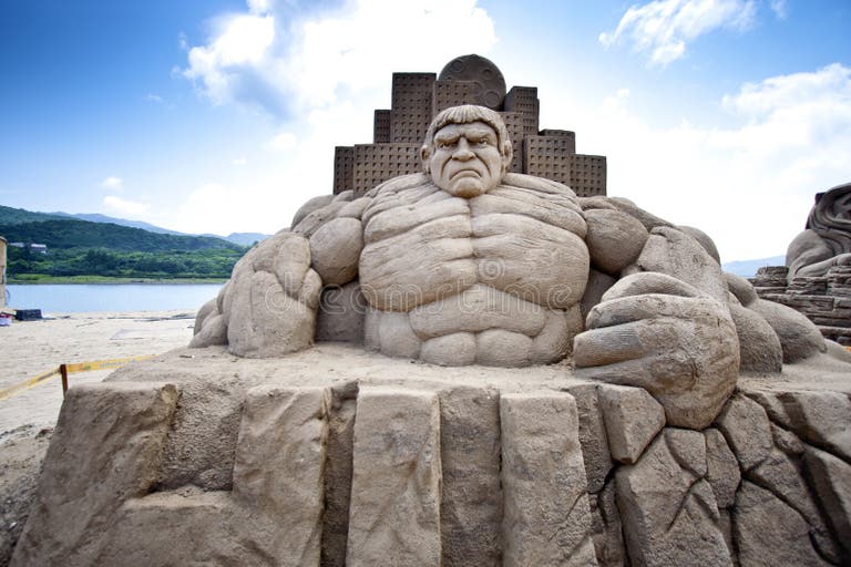 Hulk sand sculpture editorial stock photo. Image of castle - 25427353