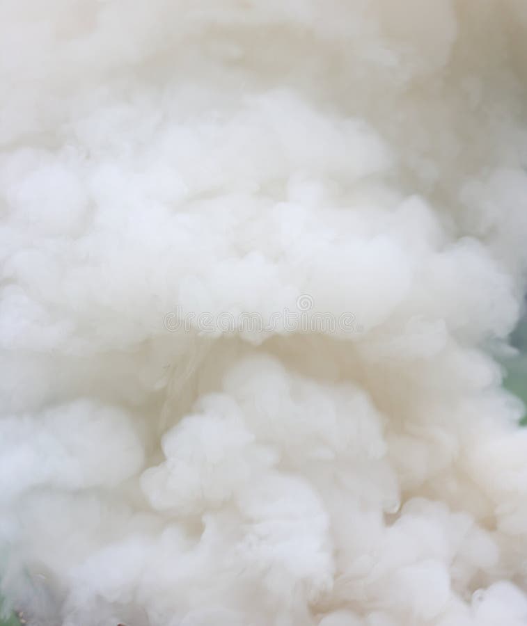 Humo denso imagen de archivo. Imagen de sofoque, humo - 16299695