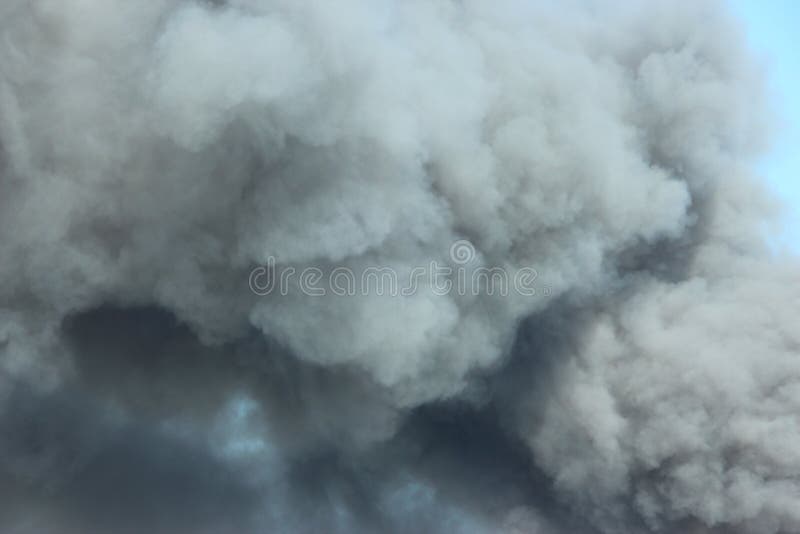 Humo En El Aire Humo Negro Gris En El Aire Imagen de archivo - Imagen ...