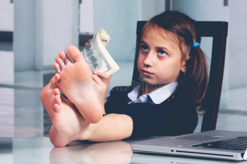 160+ Feet girl happy portrait Free Stock Photos - StockFreeImages 160+ Feet girl happy portrait Free Stock Photos - StockFreeImages