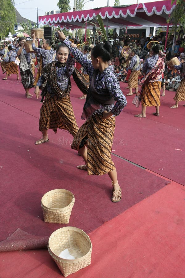 Hundreds Dance Staged in Sukoharjo Editorial Stock Image - Image of ...