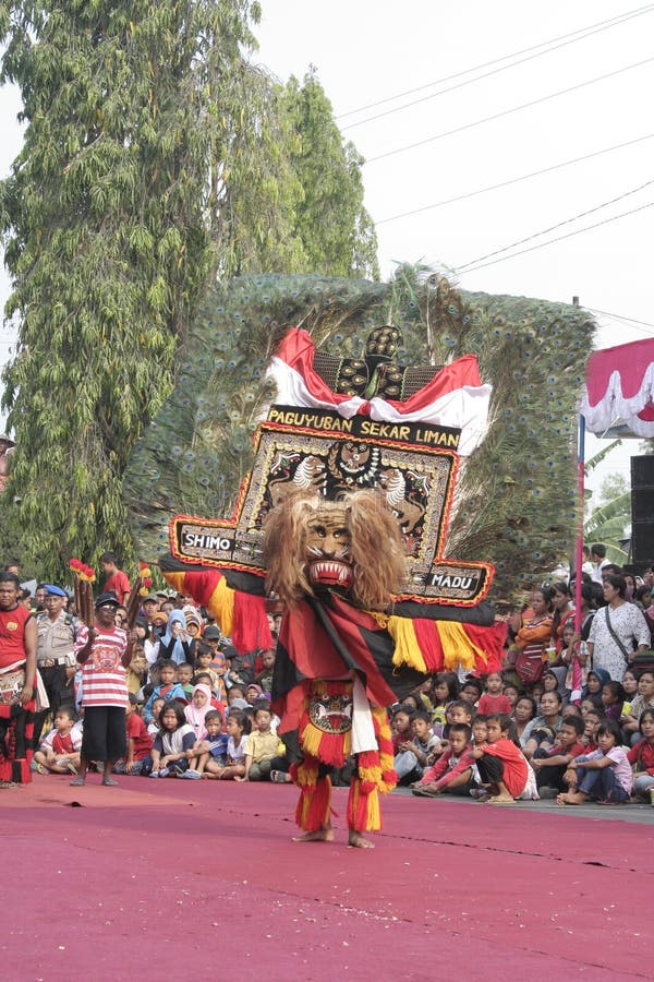 Hundreds Dance Staged in Sukoharjo Editorial Photo - Image of dances ...