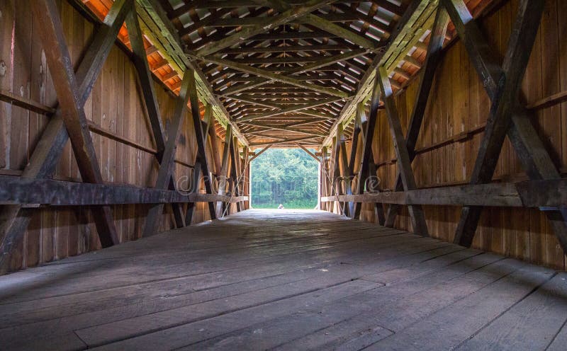 Hune Covered Bridge in Southeastern Ohio Stock Image - Image of outside ...