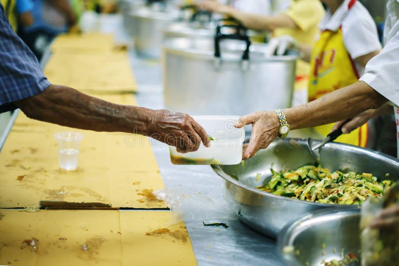 Hunger Problems of the Poor Have Been Donated Food To Reduce Hunger ...