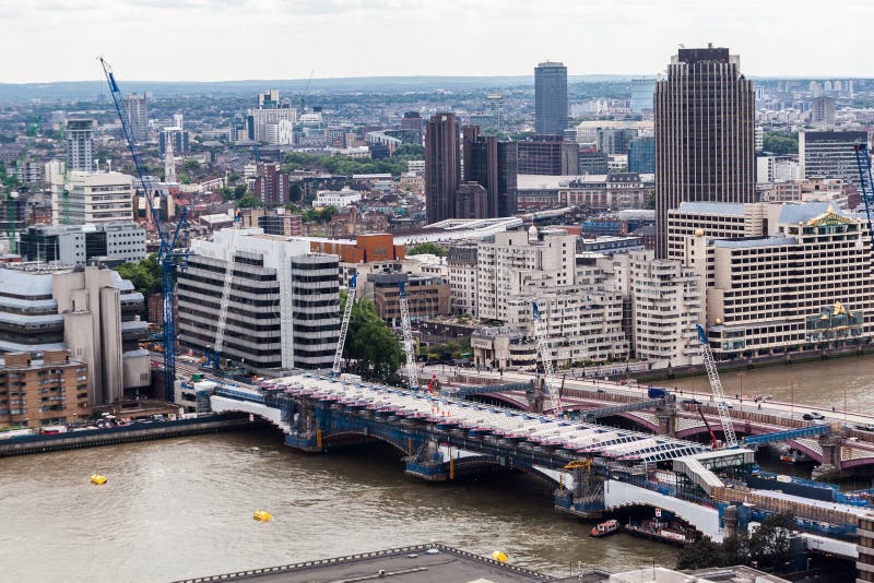 Hungerford Bridge London editorial image. Image of hungerfored - 29564895