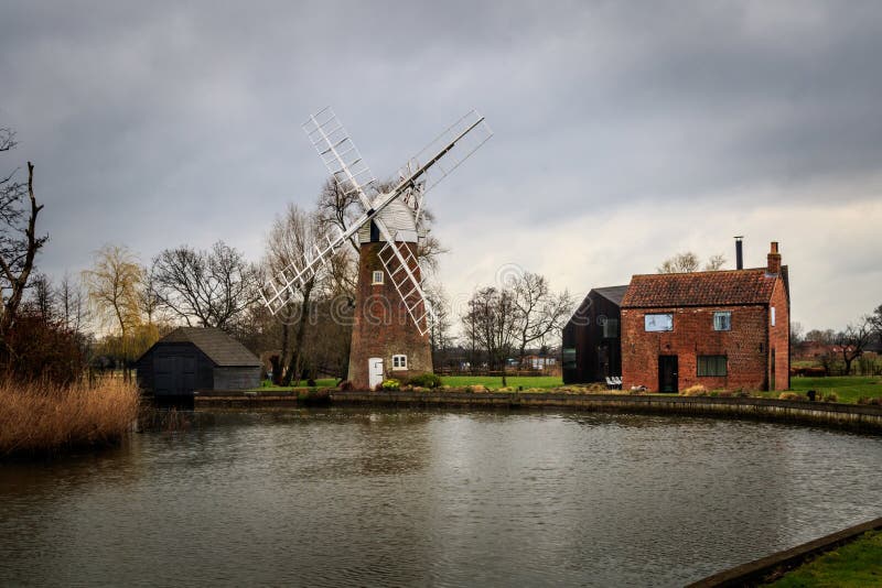 Hunsett Drainage Mill, Norfolk Broads Stock Photo - Image of bush ...
