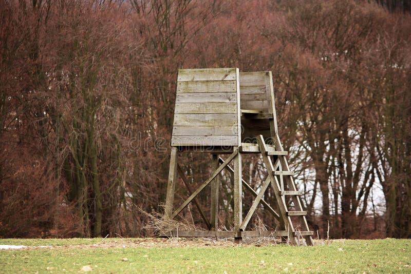 Hunter stand stock image. Image of hunter, high, deer - 42481119